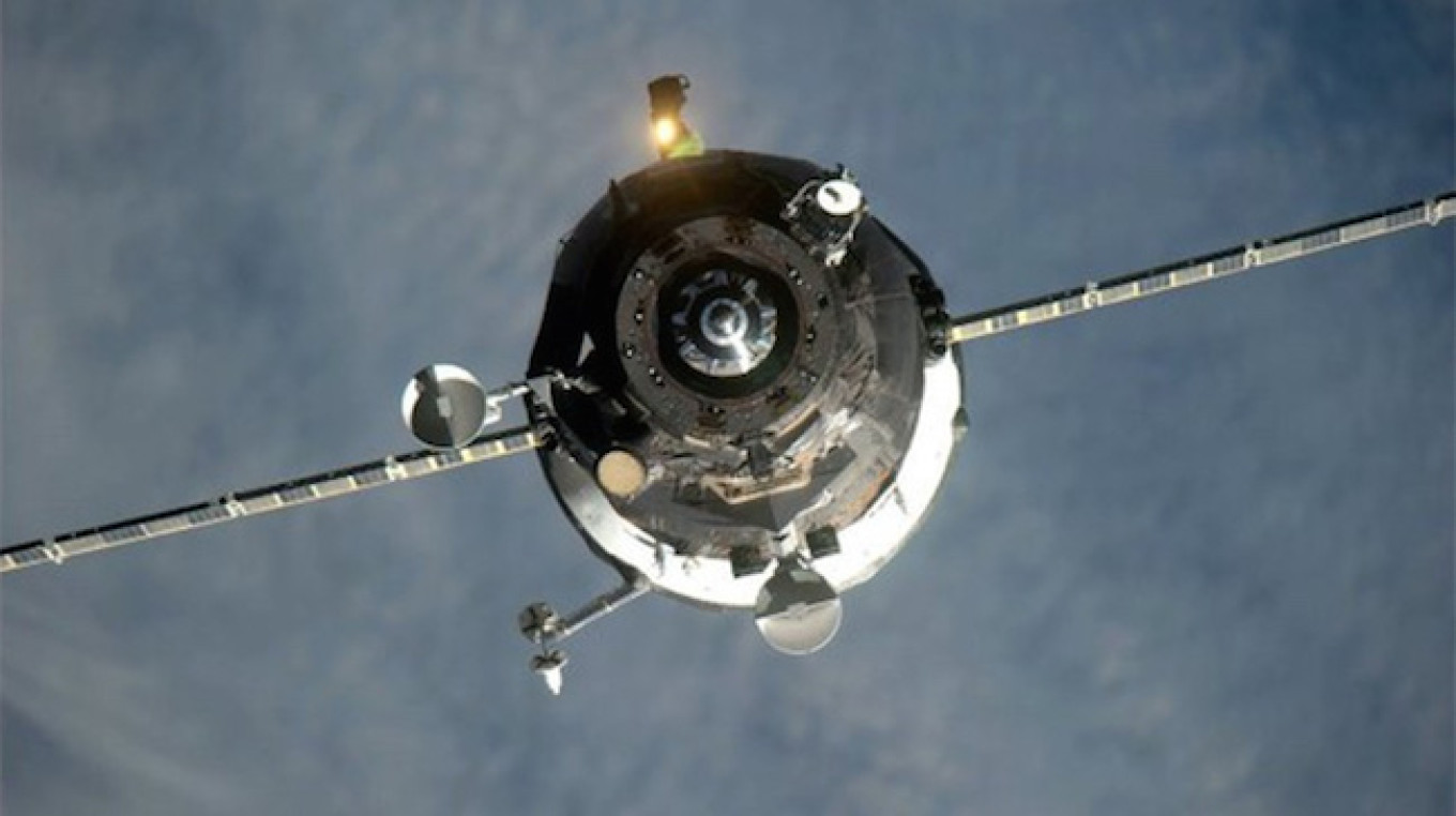 Failed Russian Progress Spacecraft Falls to Earth and Burns Up
