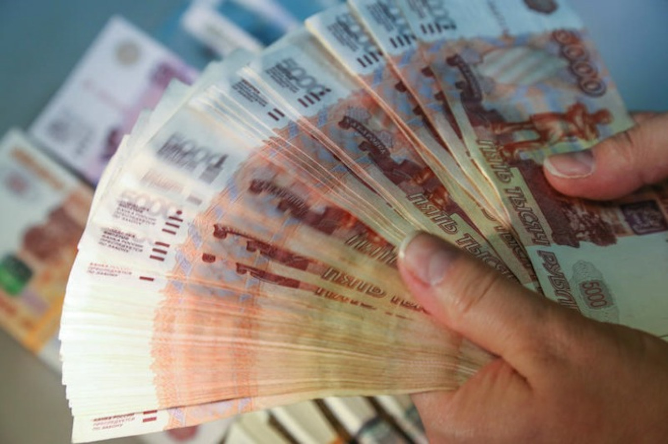 Moscow Anti-Corruption Security Officer Detained for Fraud