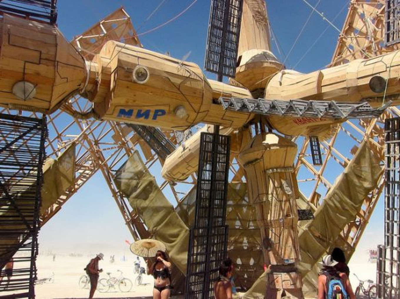 Local Artists Bring Burning Man to Moscow, Adding Russian Flavor