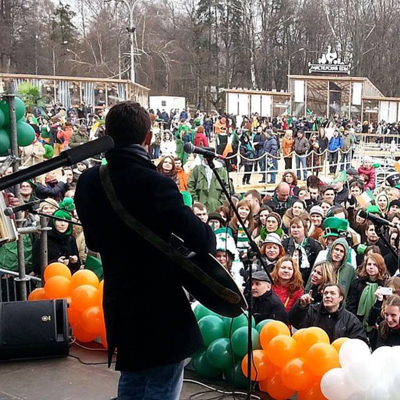 Muscovites Turn Green For Irish Week