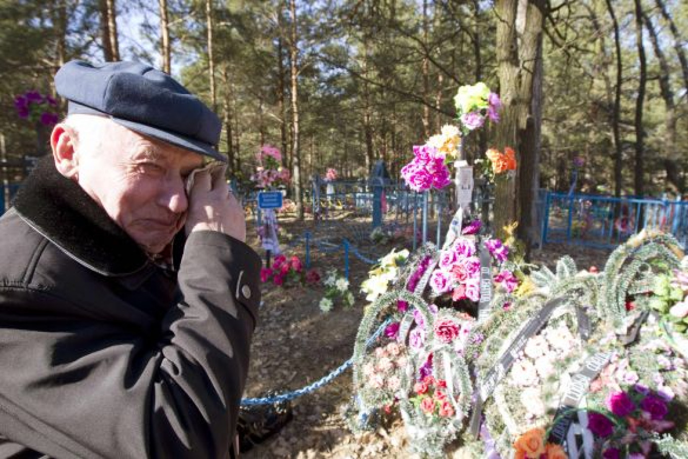 Hasty Evacuation Haunts Belarus' Chernobyl Survivors