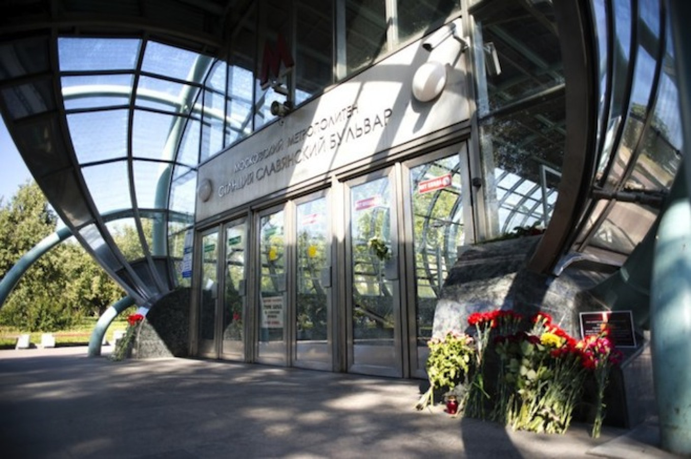 Moscow Marks First Anniversary of Metro Crash