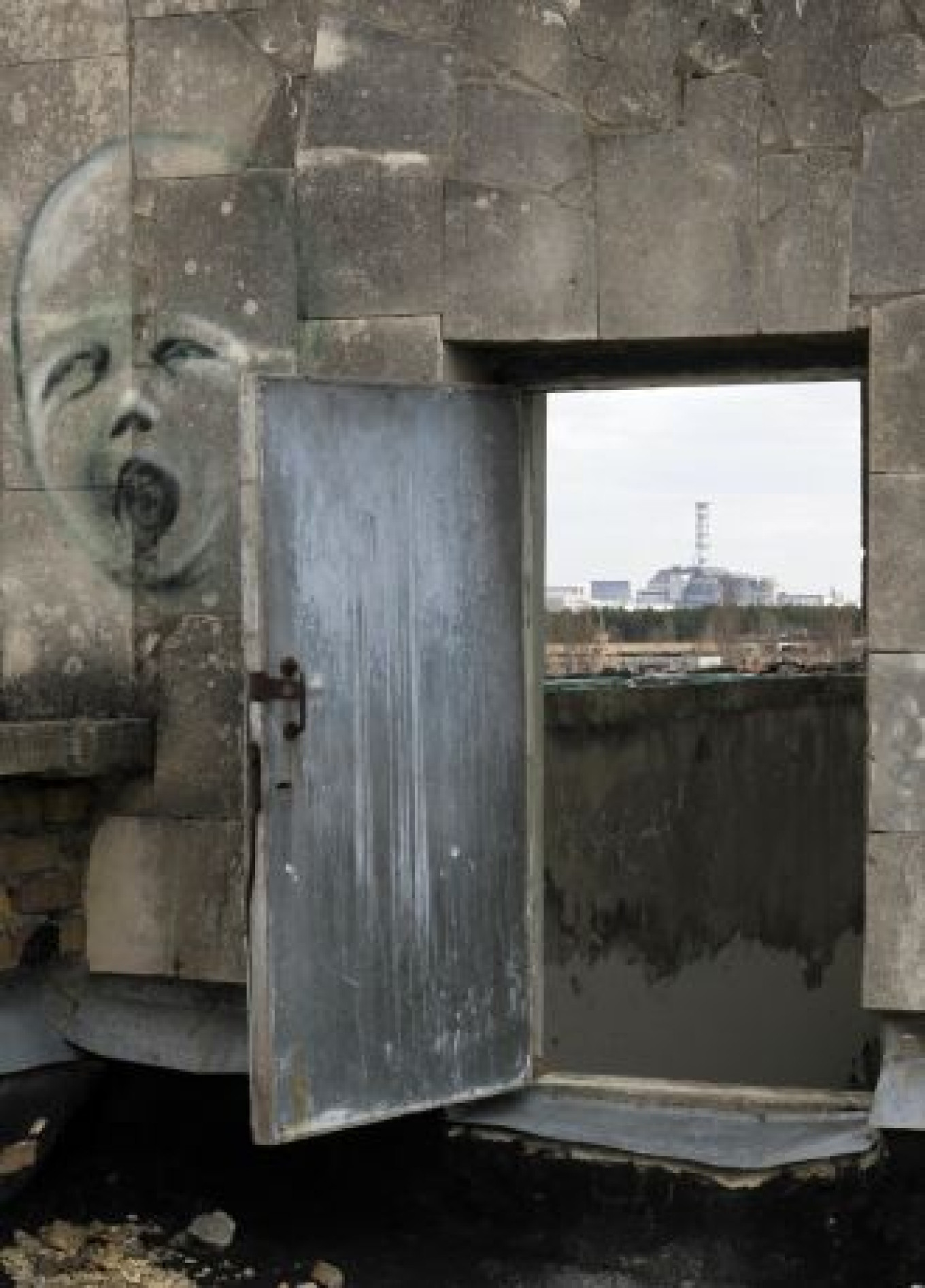 The Day a Soviet Paradise Stood Still