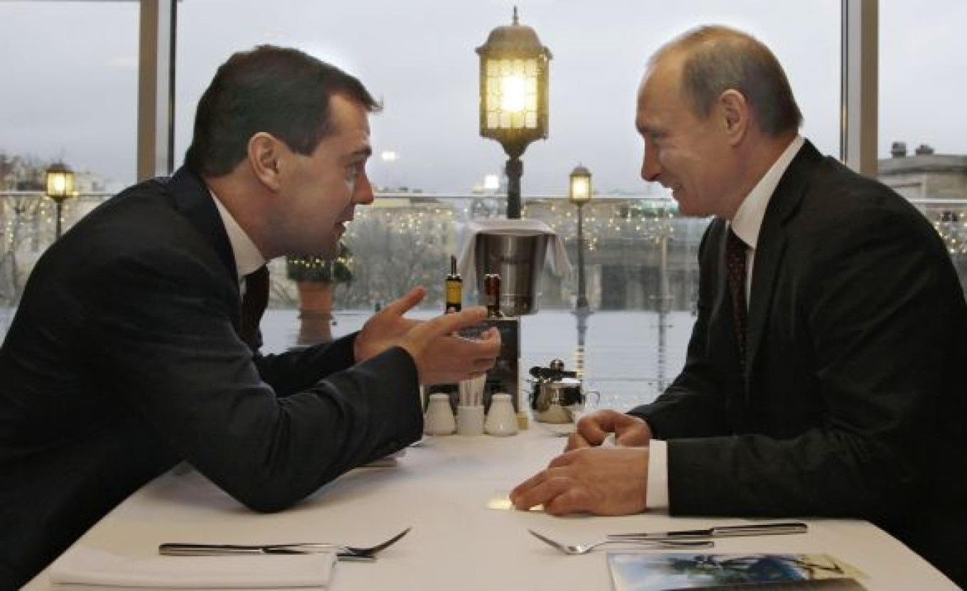 Putin Thanks Party, Sets Priorities for 2010