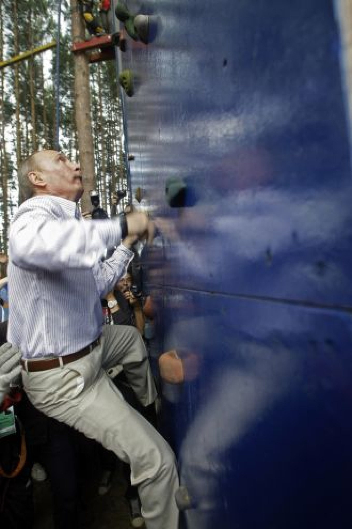 Putin Scales Up a Wall at Seliger