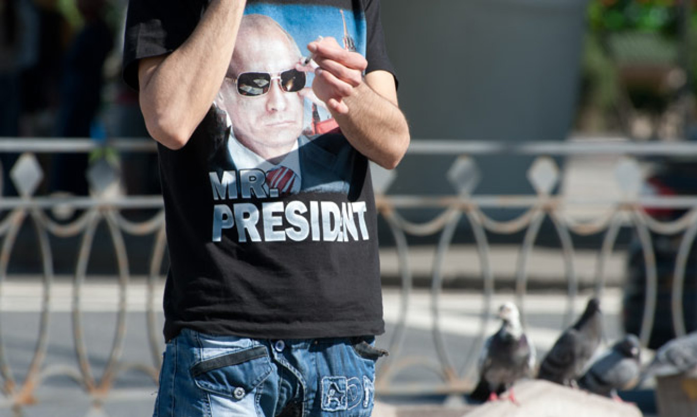 Putin the Polite, Chilling Hero of Russian Souvenirs