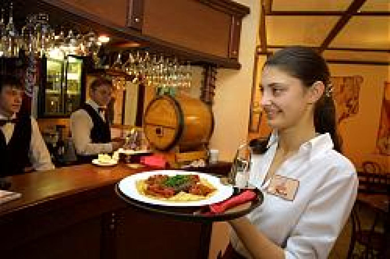Moscow Cafe Offers a Taste of Paris