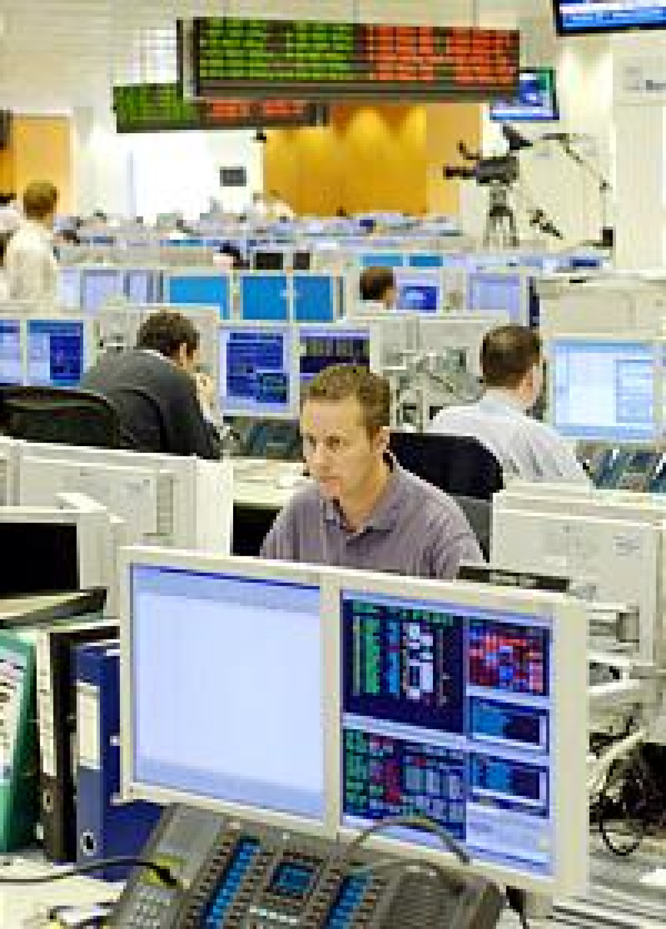 Giant Crisis-Burned Banks Tiptoe Back