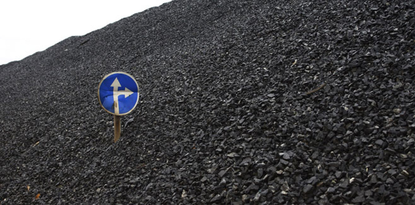 Russia Considering State Buyout of Miner Mechel's Railway