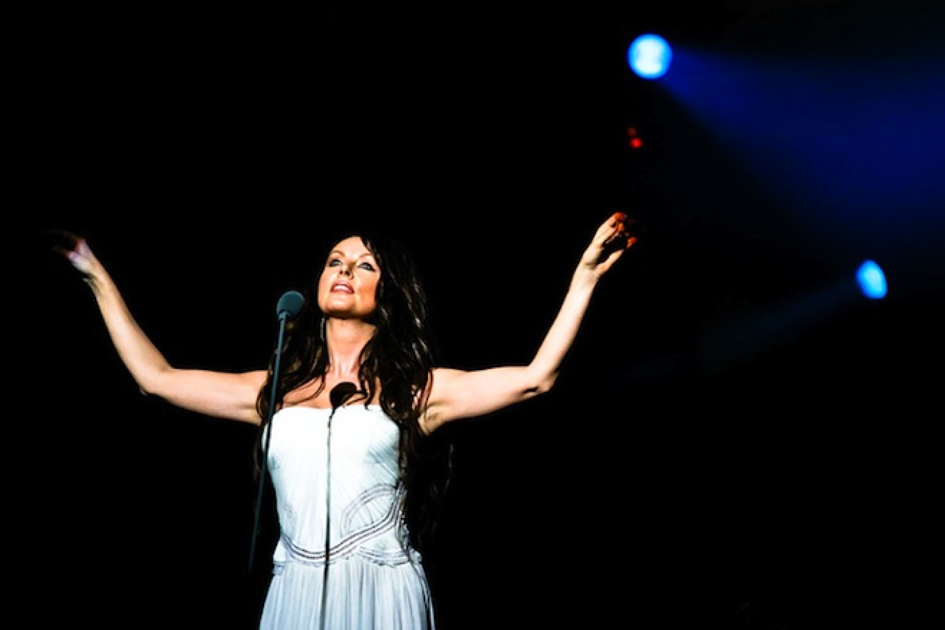 British Singer Sarah Brightman to Fly Aboard Soyuz Spacecraft in 2015