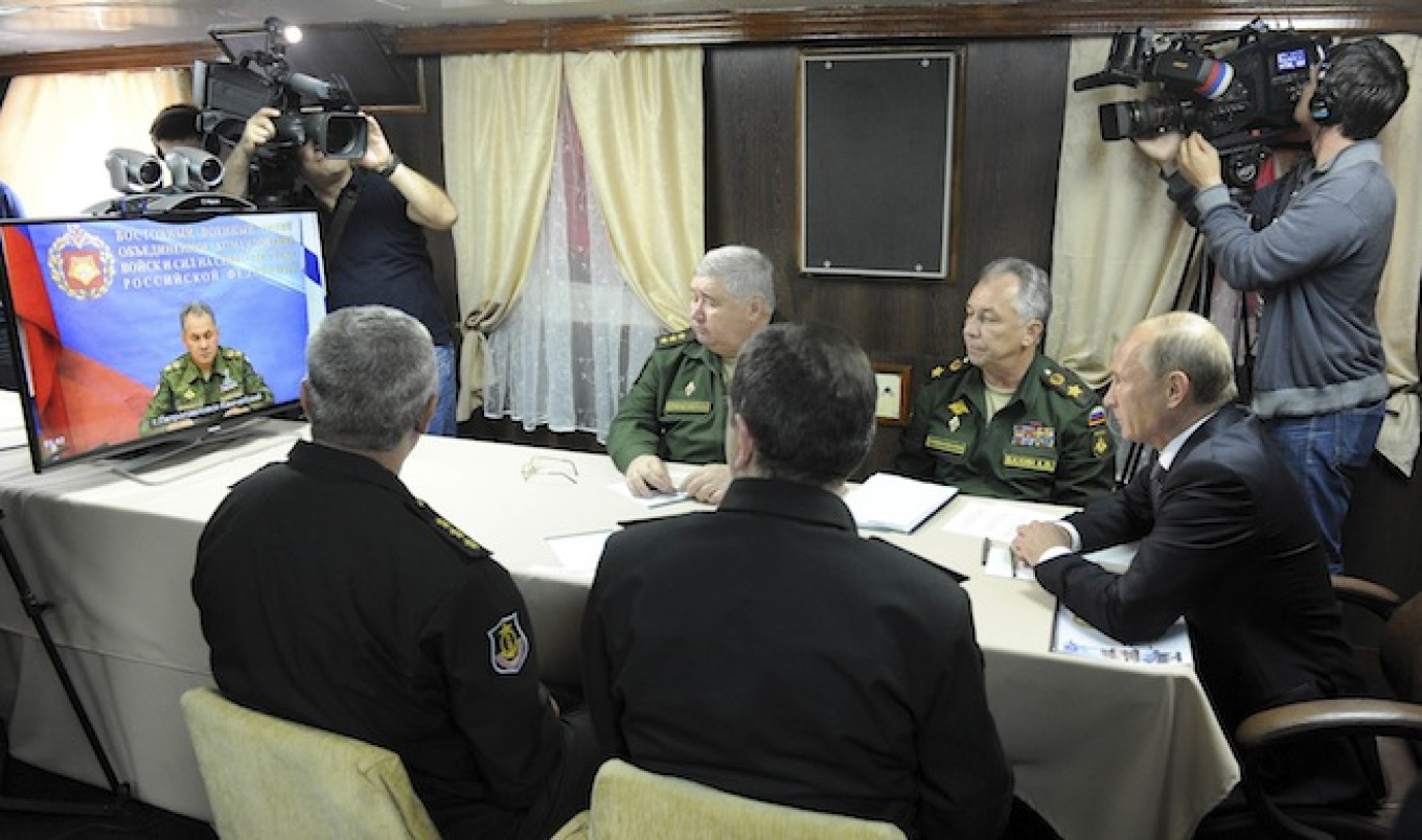 Russia to Revamp Missile Warning System With Space-Based EKS Satellites