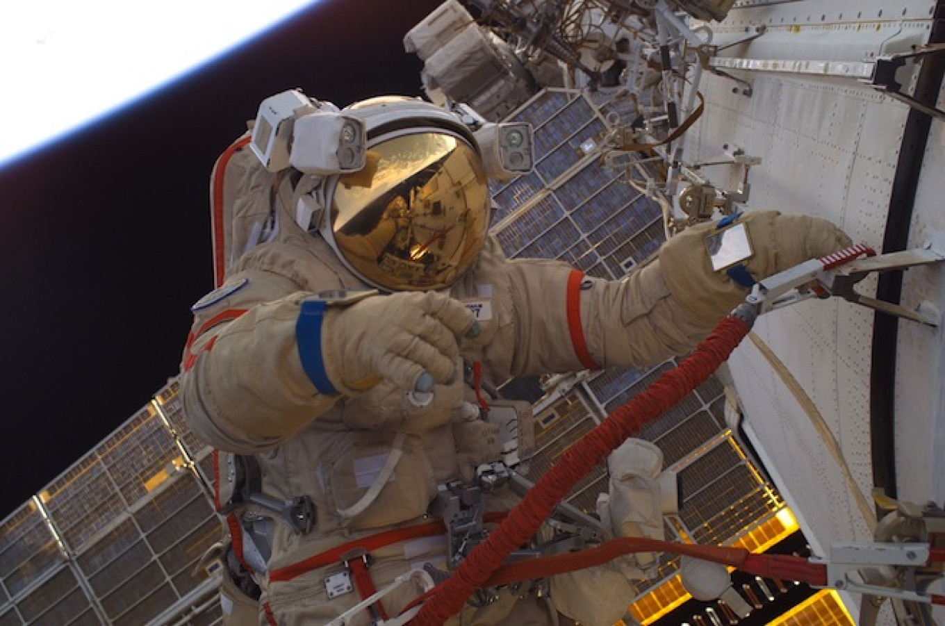 Russian ISS Cosmonauts to get Next-Generation Space Suits