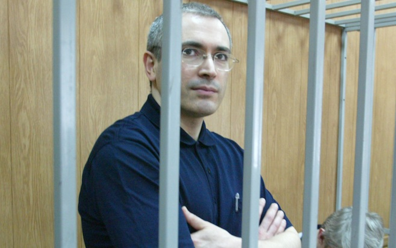 Khodorkovsky to Be Officially Charged on Friday