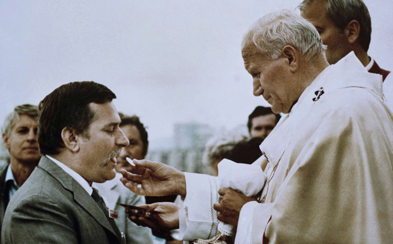 Poles Reflect on Life Before and After 1989