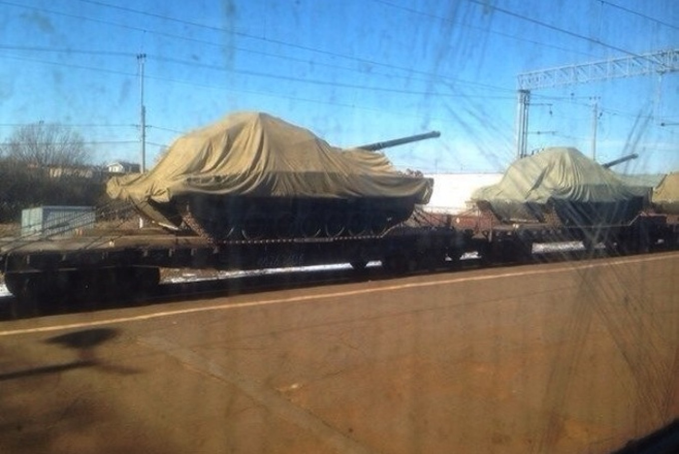 Russia's Unseen New Armata Battle Tank Captured on Camera
