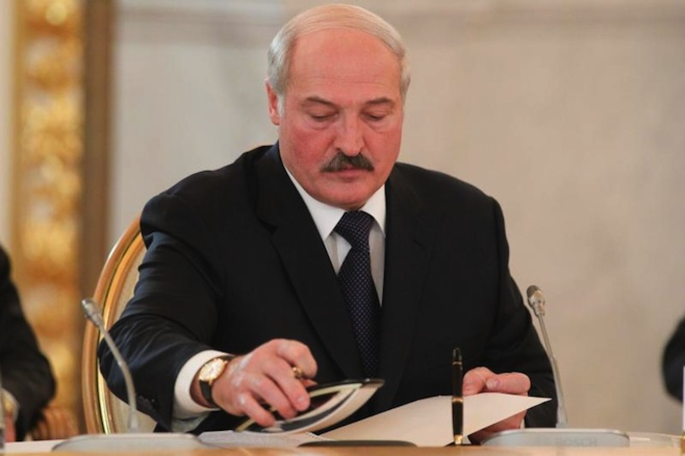Lukashenko's Decision to Stay Home on Victory Day 'Not a Boycott' of Moscow