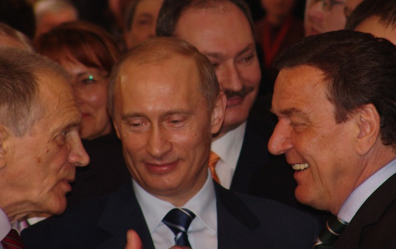 Putin Not Invited to Schröder's 70th Birthday Bash