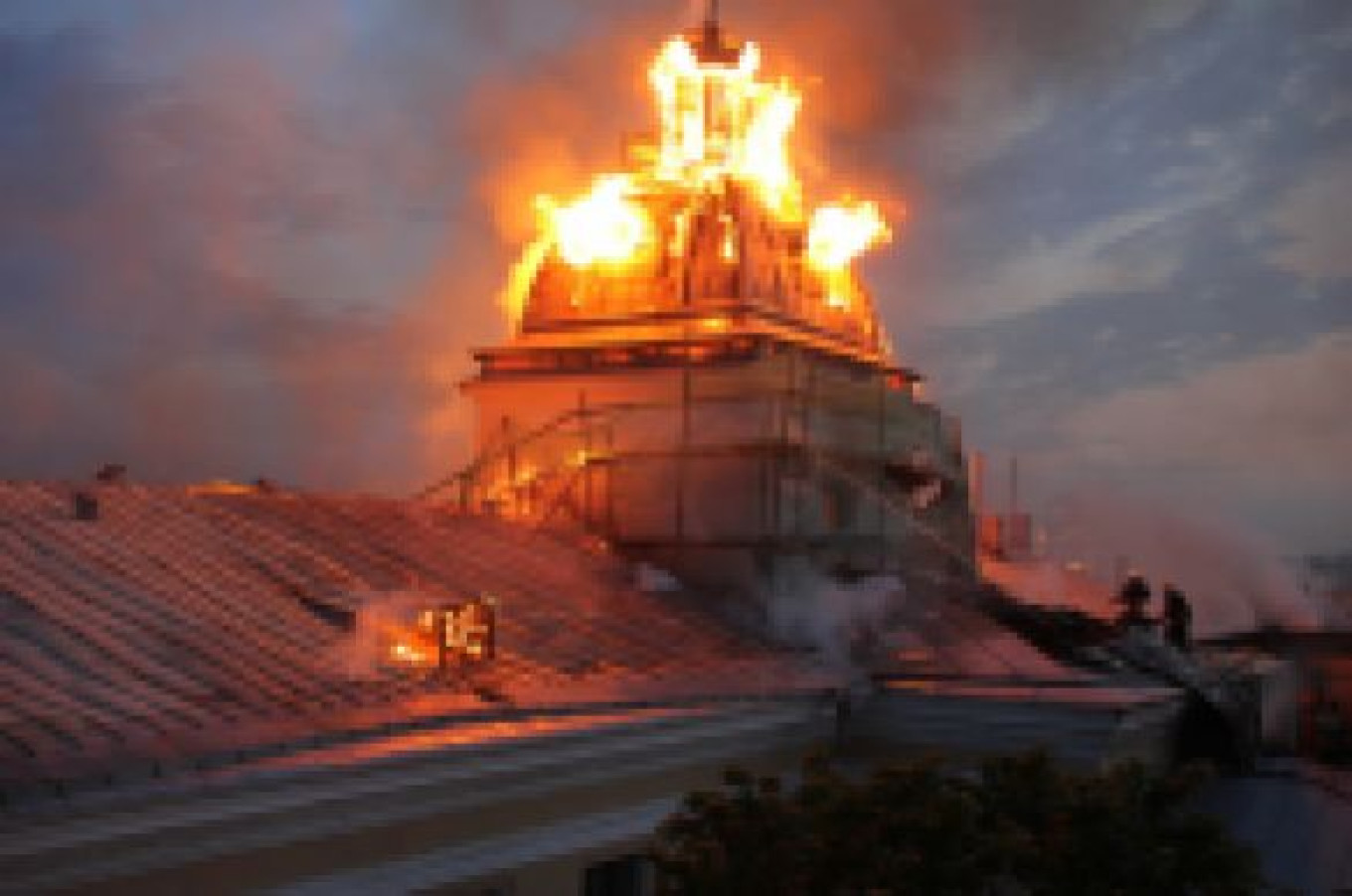 Roof Collapses in St. Petersburg Technology Institute Fire