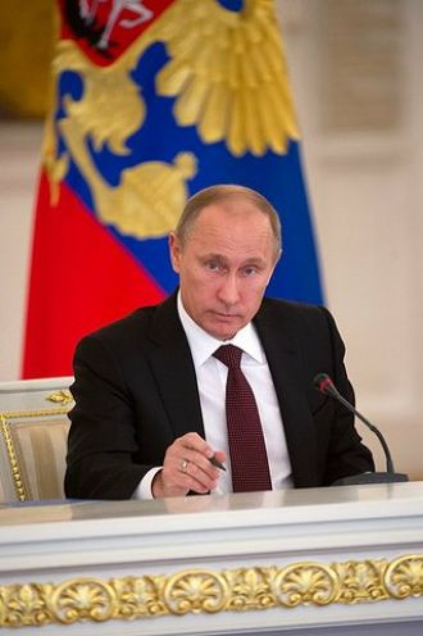 Putin Submits Bill Banning Officials From Holding Foreign Assets