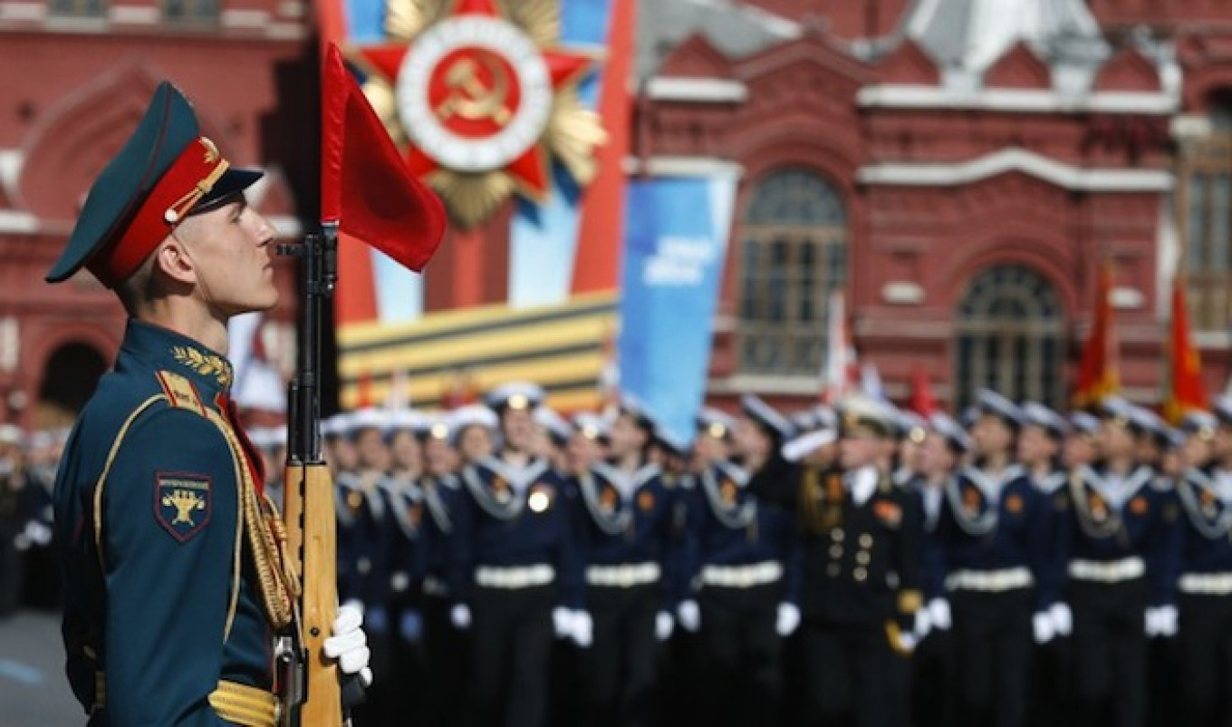 Russian Defense Budget to Hit Record $81 Billion in 2015