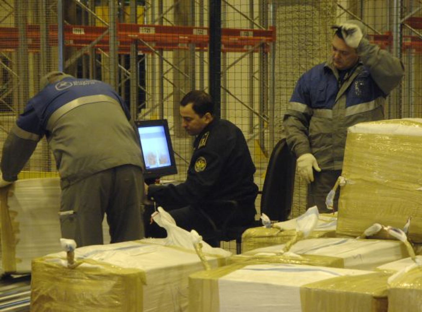 Medvedev Orders Customs Service Reforms