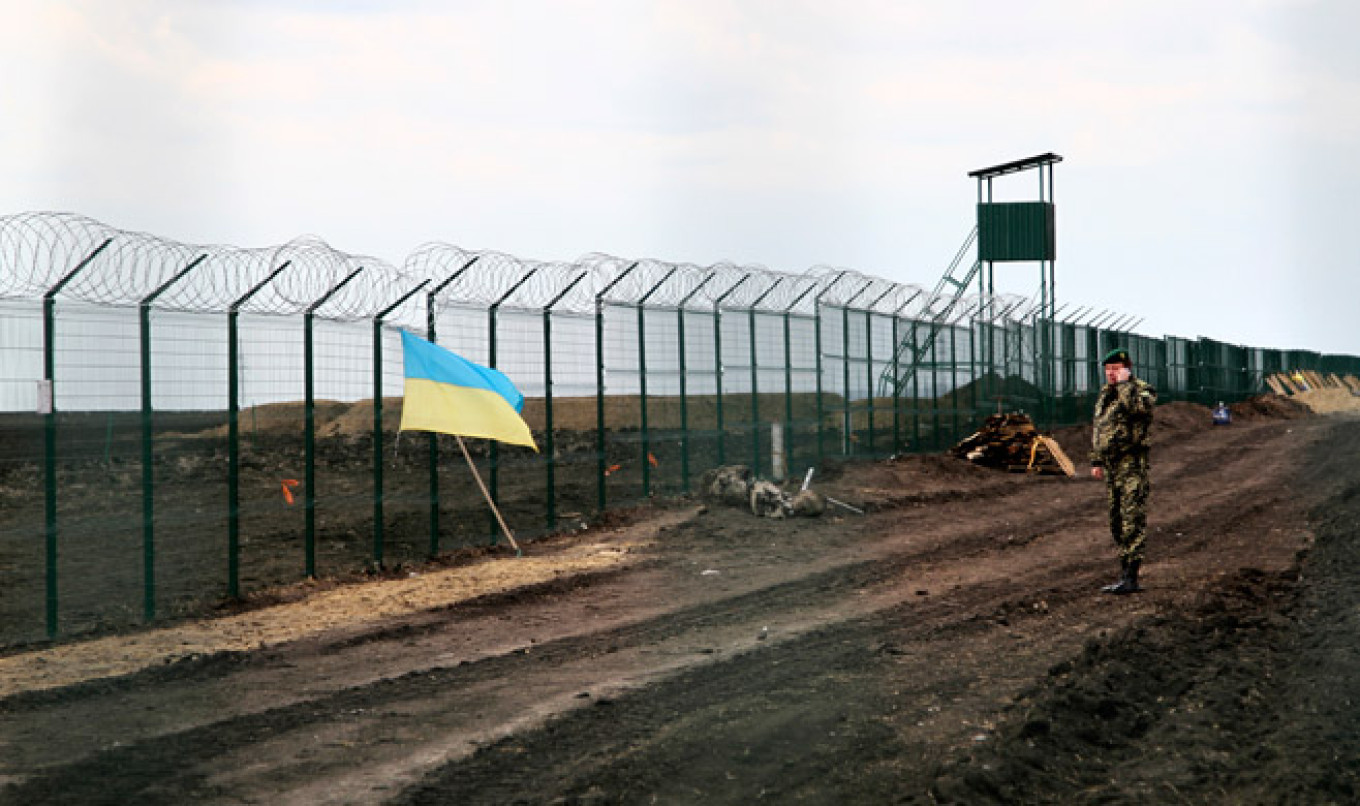 As Ukraine Erects Defenses, Critics Fear Expensive Failure