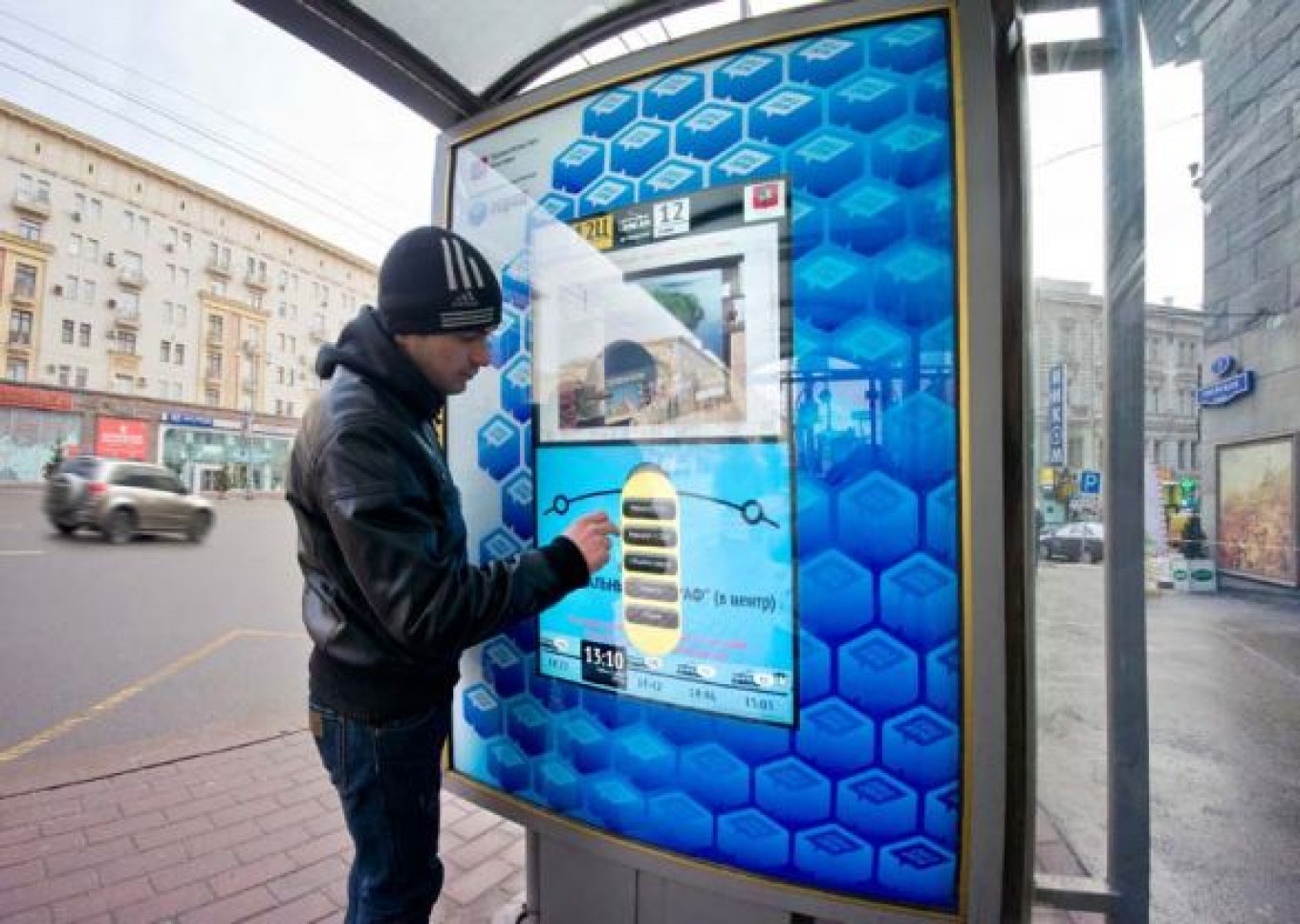 'Smart' Maps Appear at Moscow Bus Stops