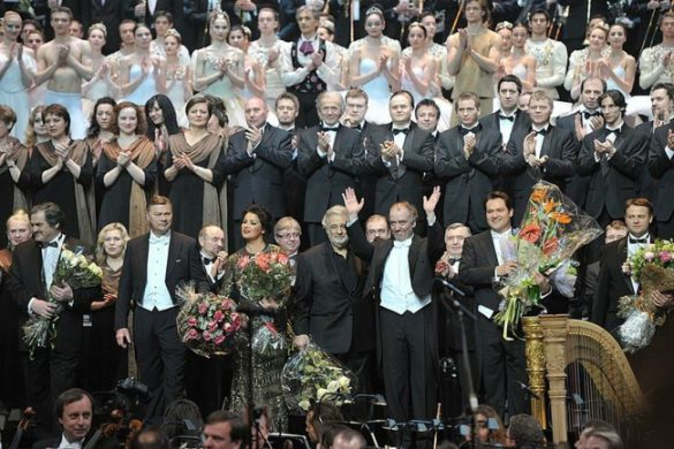 New Mariinsky Theater Woos Doubters