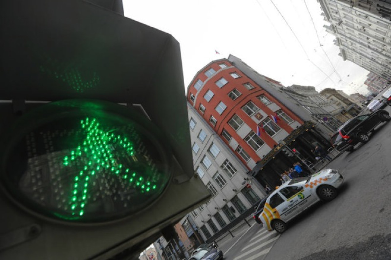 Moscow to Set Up Street Crossing Signals for People With Disabilities