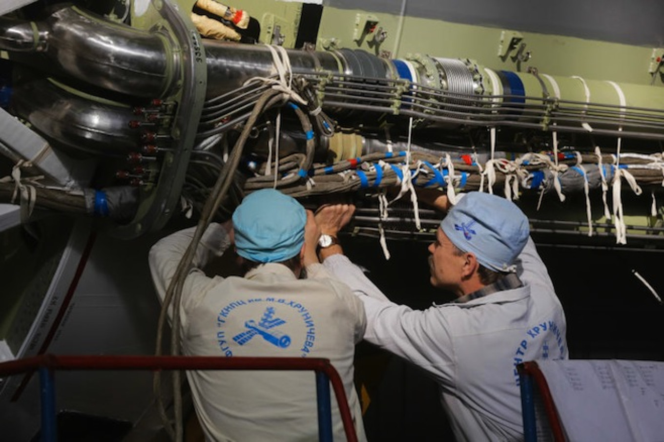 Putin Instructs Roscosmos To Defend Russia's Position in Space Market