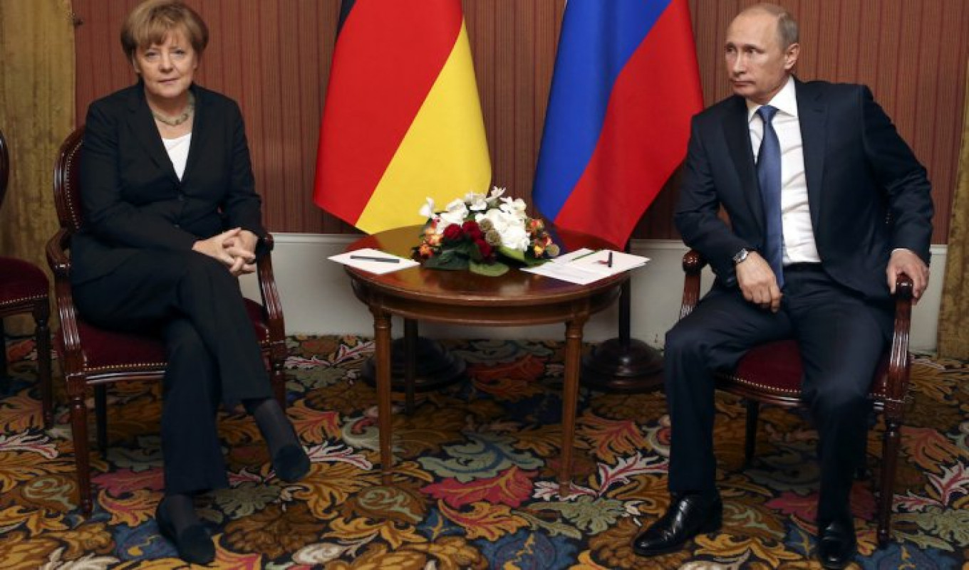 Putin Meets World Leaders a Day After G7 Snub