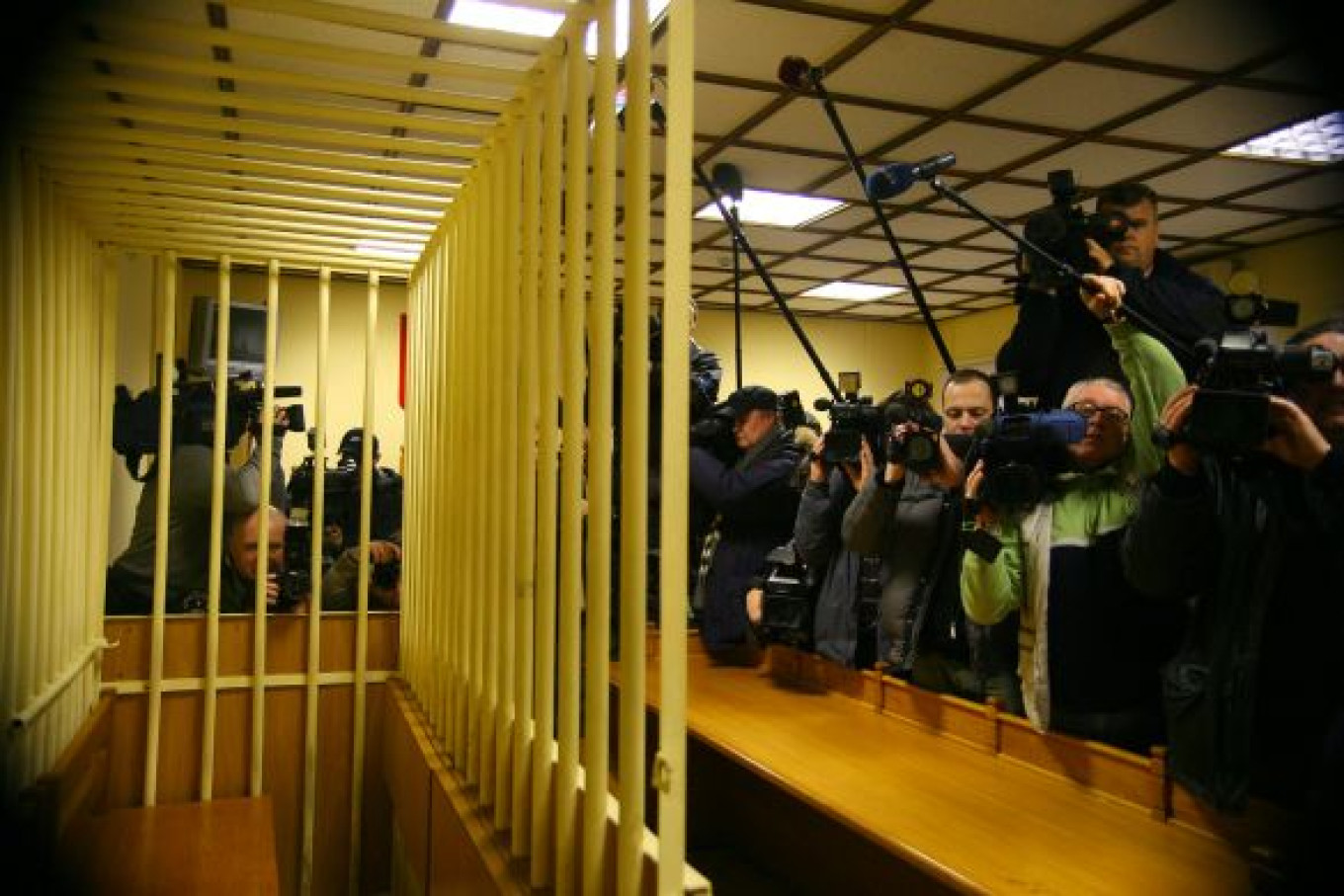 Bill Would Prevent Arrest of Execs for Economic Crimes