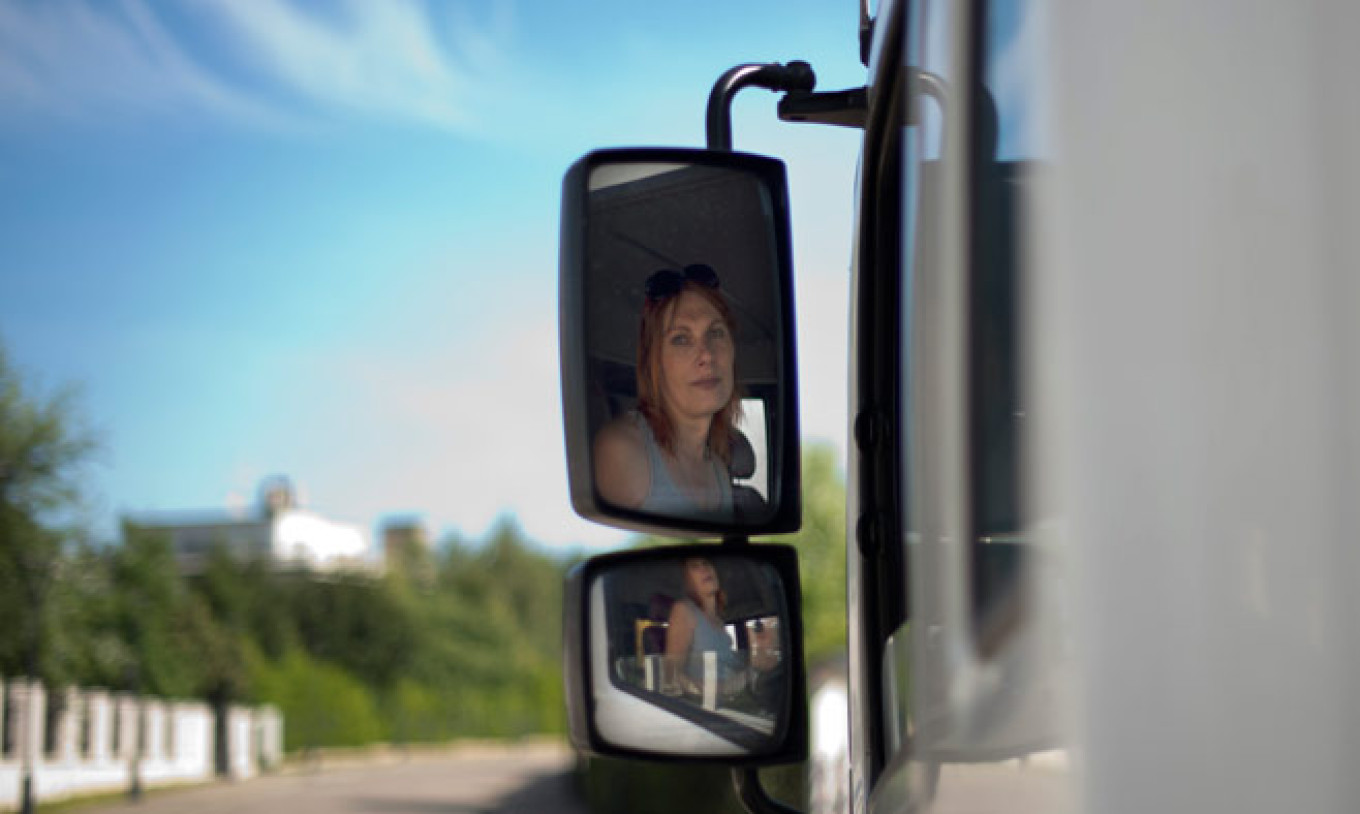Russia's Transgender Community Struggles for Acceptance (Video)