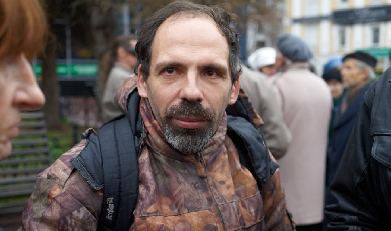 Russian Opposition Activist Flees to Ukraine