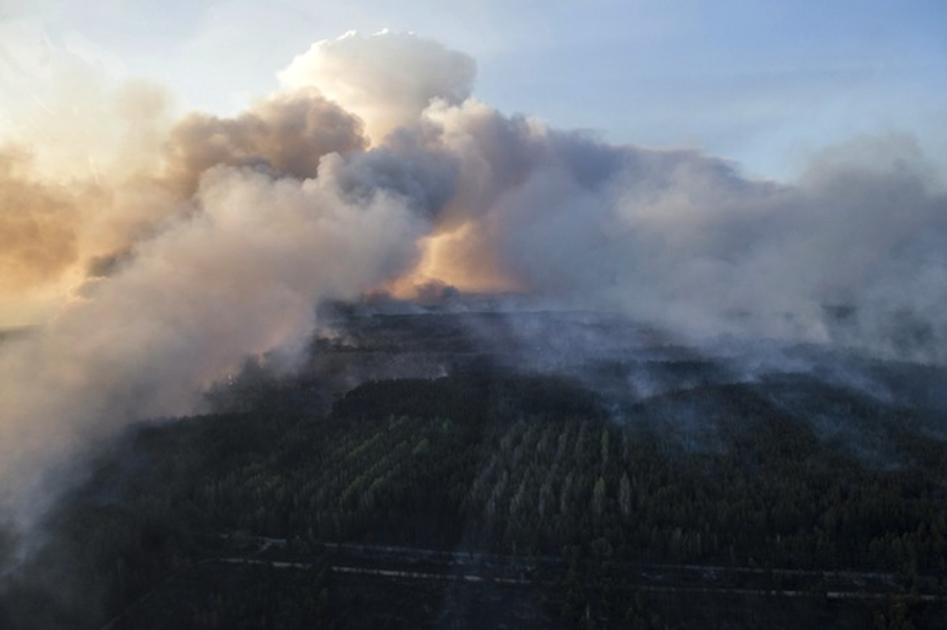 Forest Fire Blazes in Exclusion Zone Around Site of Chernobyl Nuclear ...