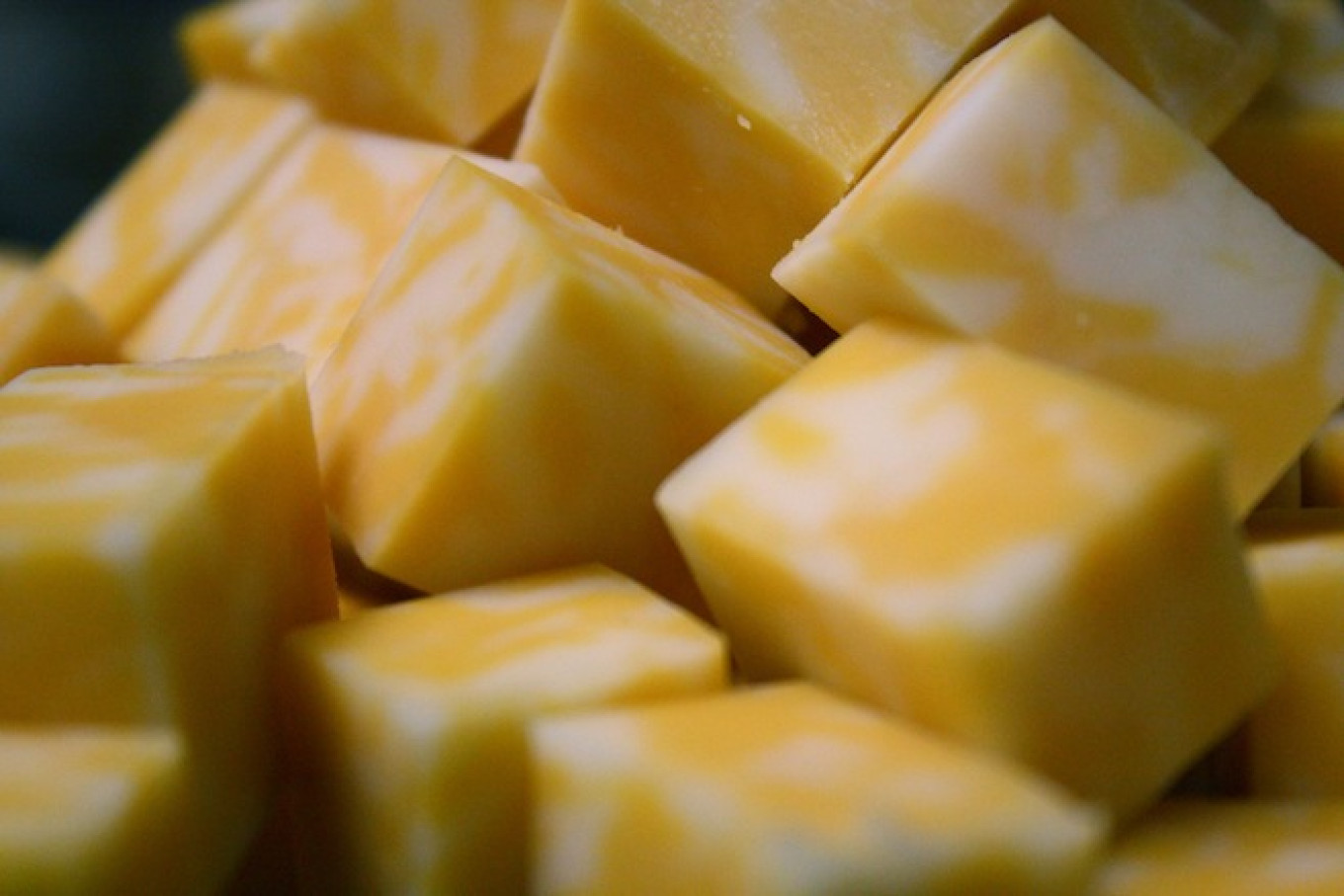 Fake Cheese Floods Russian Stores