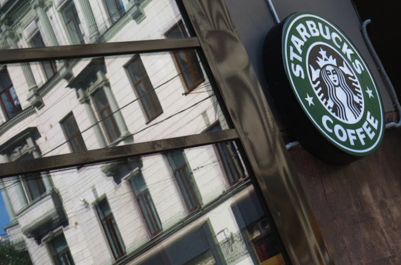 8 Facts to Celebrate 100 Starbucks in Russia