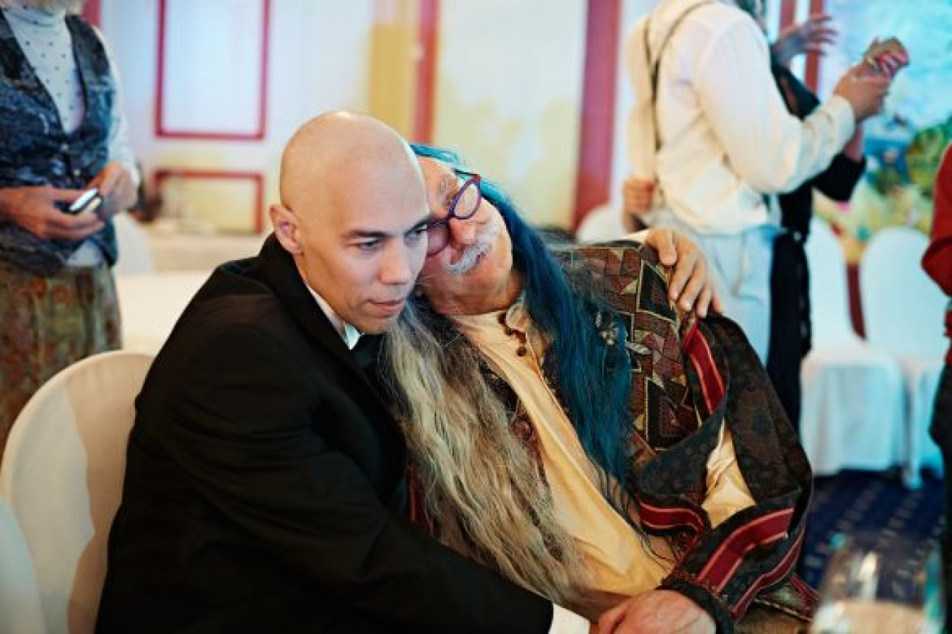 Clown Volunteers Tour Hospitals and Homeless Shelters, Bringing Cheer ...