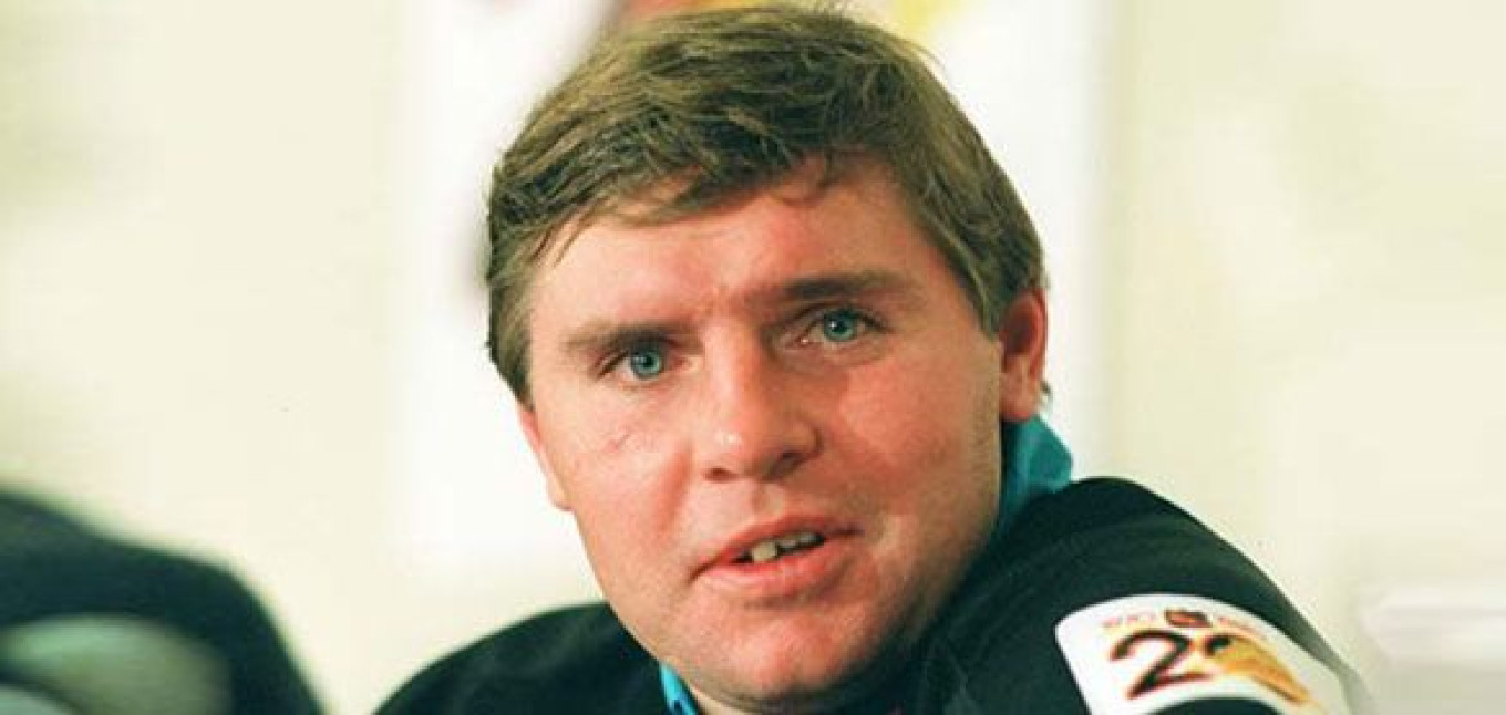 Soviet Hockey Star Krutov Dies at 52
