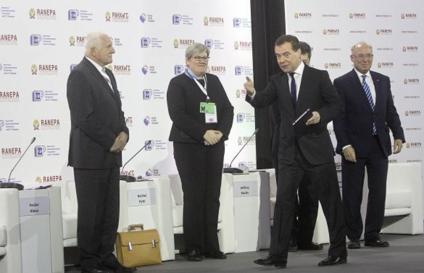 Foreigners Optimistic at Gaidar Forum