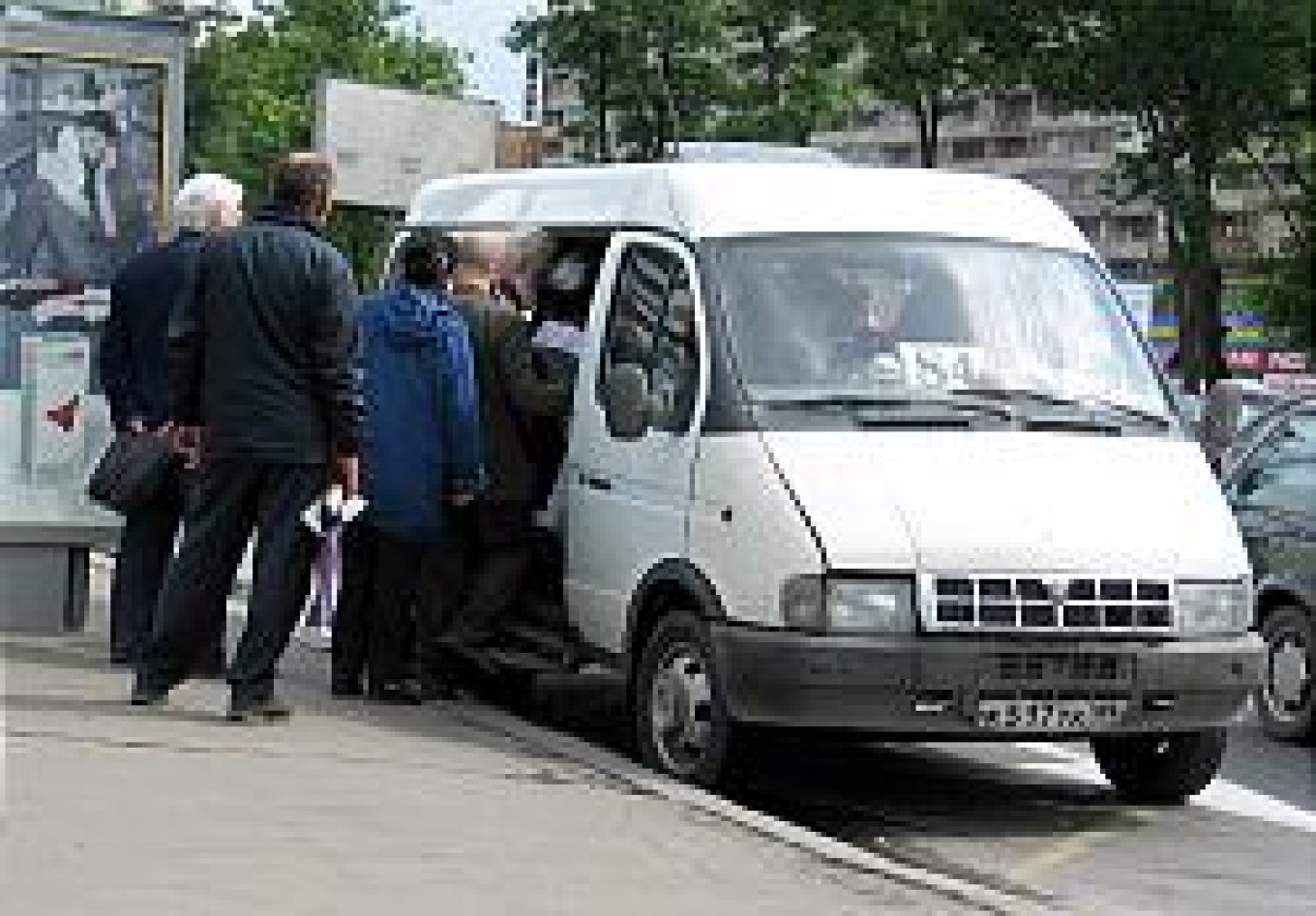 5 Crashes Put Gazel Minibus Under Fire