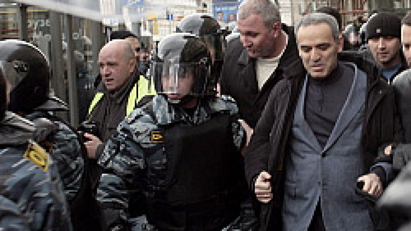 Riot Police Violently Break Up March