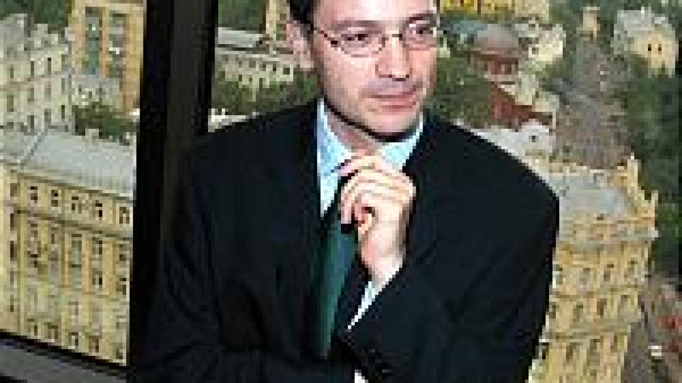 City's Color Brings Back Boomerang Lawyer