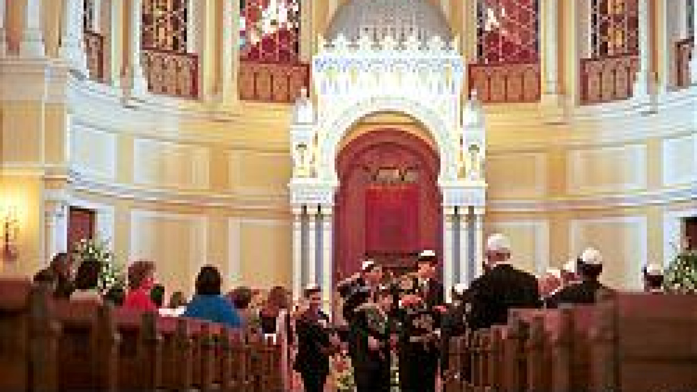 Safra Widow Restores Synagogue