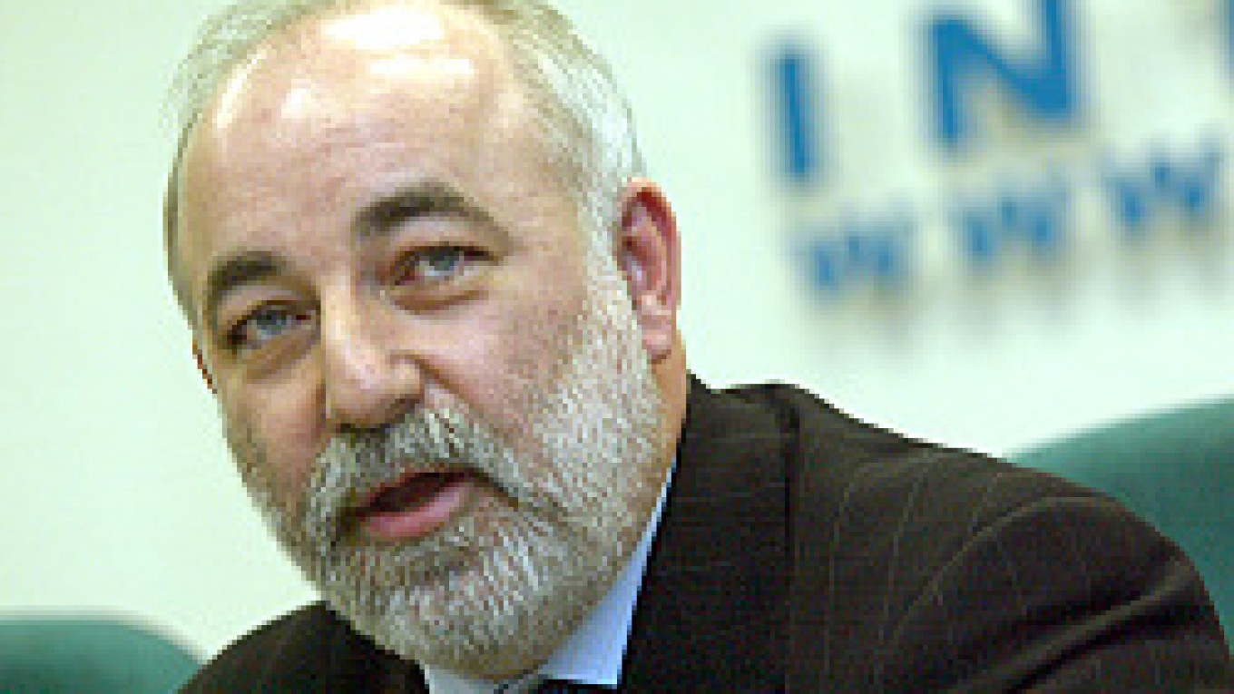 Aluminum Mega Merger Appears in Cards