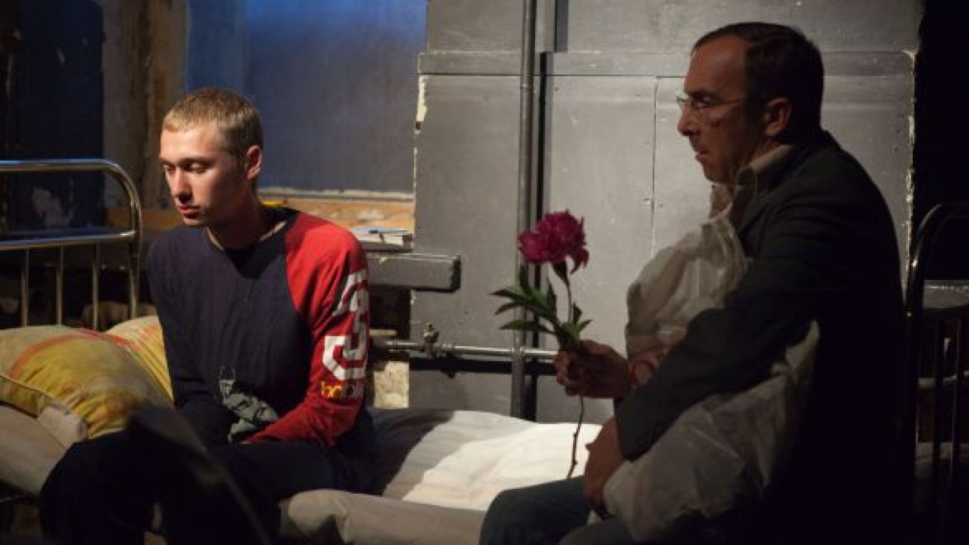 Teatr.doc Looks Hard at Crime, Misery in 'Noise'