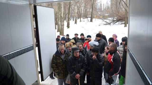 Moscow's Homeless, Under the Pipes in Kapotnya